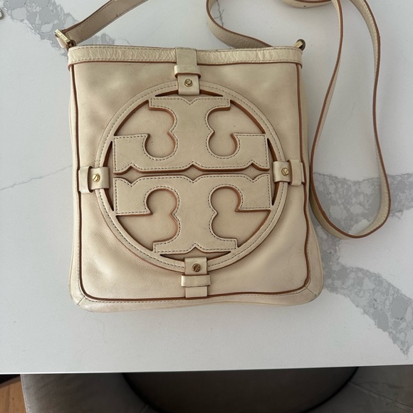 Tory Burch | Bags | Tory Burch Cream Crossbody Bag | Poshmark